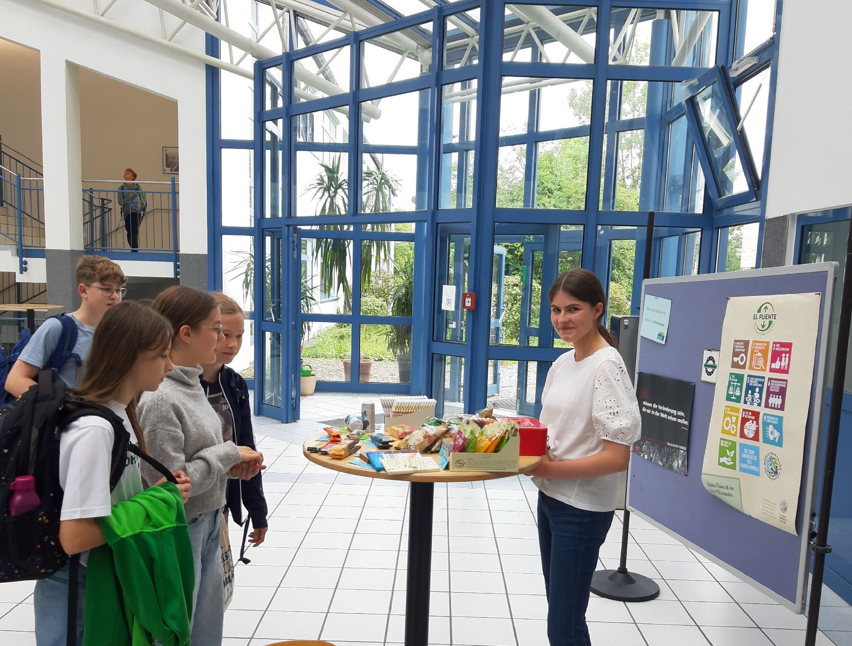 Maristen-Gymnasium Furth - Faires Frühstück der Fairtrade AG